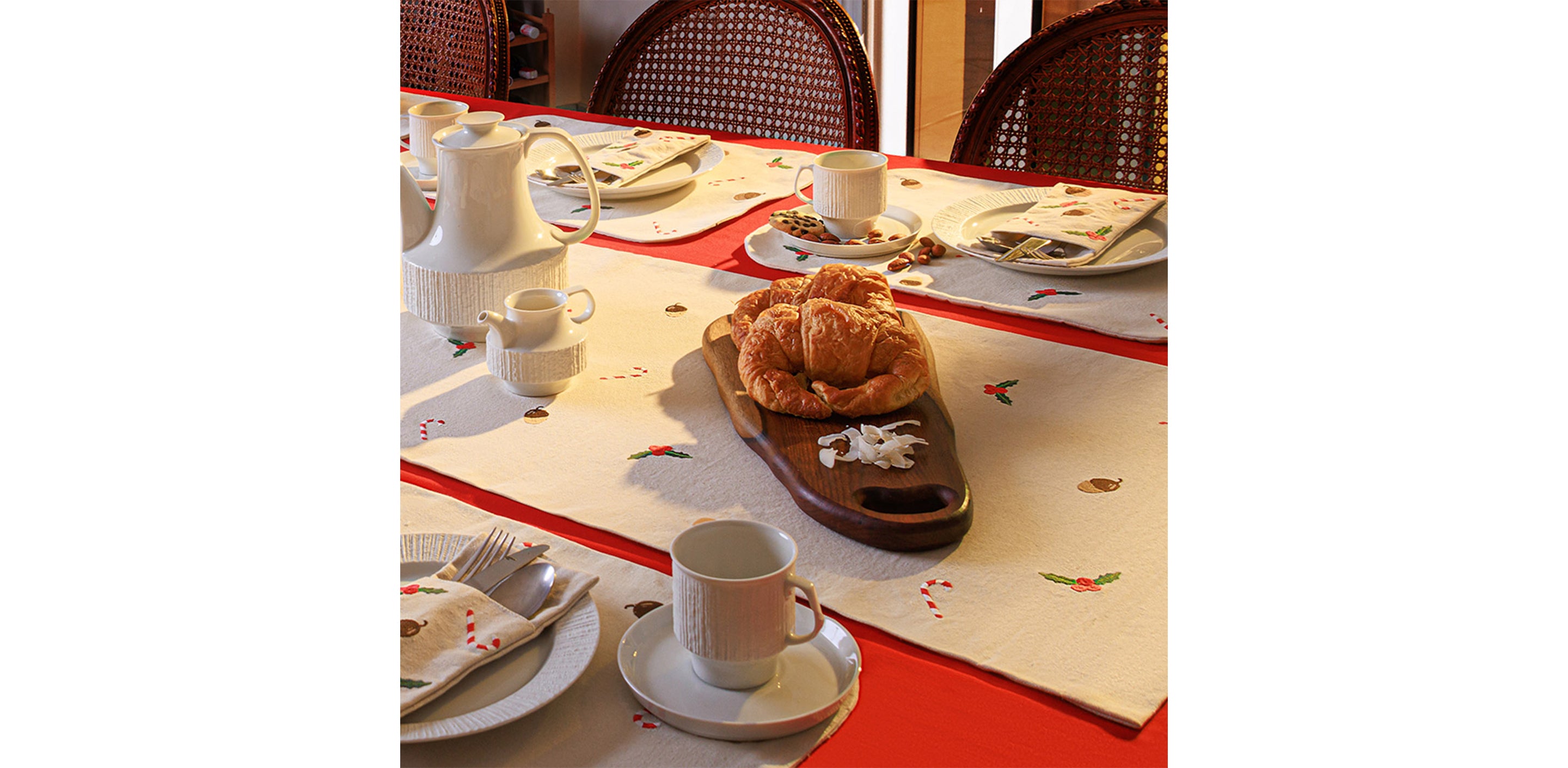 Tis The Season Table Runner – Belong